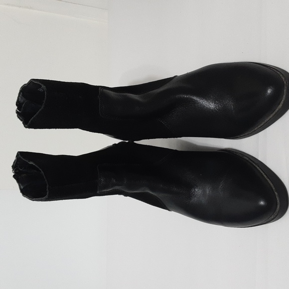 Very Volatile | Shoes | Very Volatile Black Suede And Leather Pointed ...